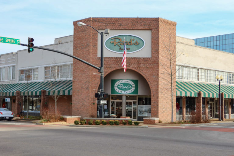 How to Do Tupelo, Mississippi Like a King (and The King)